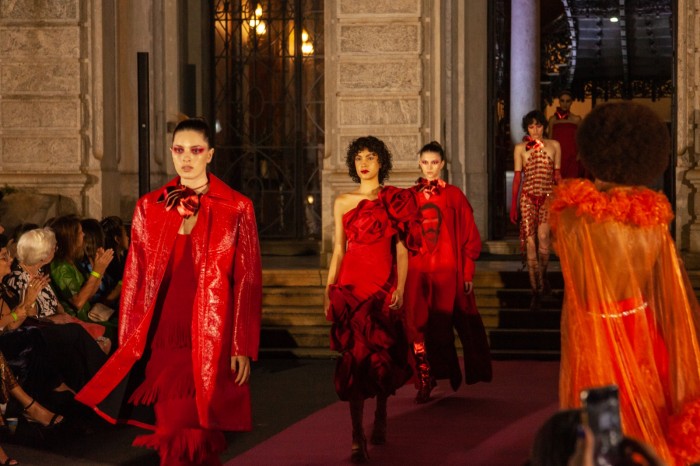 Desfile no Palácio das Artes abre a Semana de Moda de Belo Horizonte